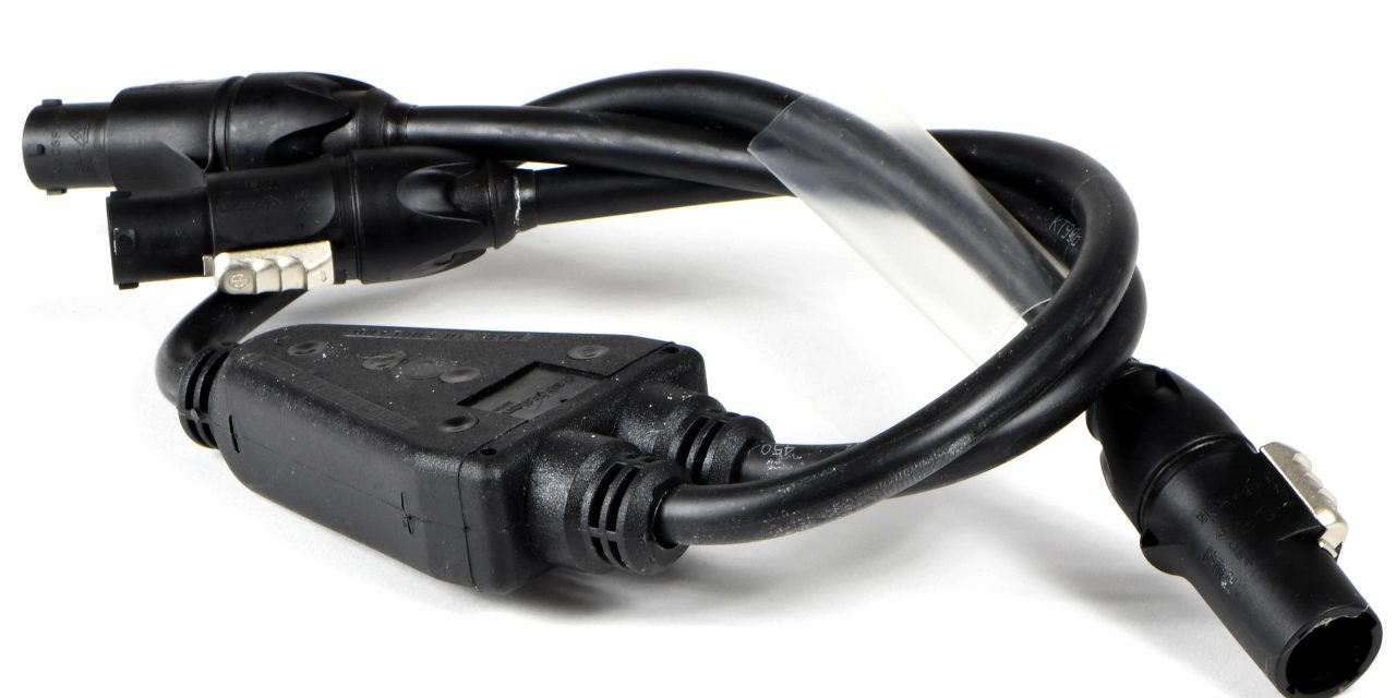 Moulded Y Splitter – Neutrik powerCon True1 TOP Male connector (NAC3MX ...